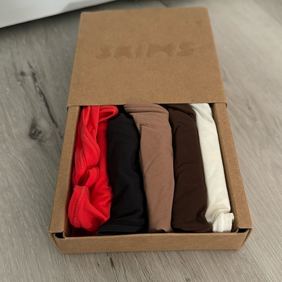SKIMS | Intimates & Sleepwear | Skims Nwt Front Dip Thong Underwear 5 ...